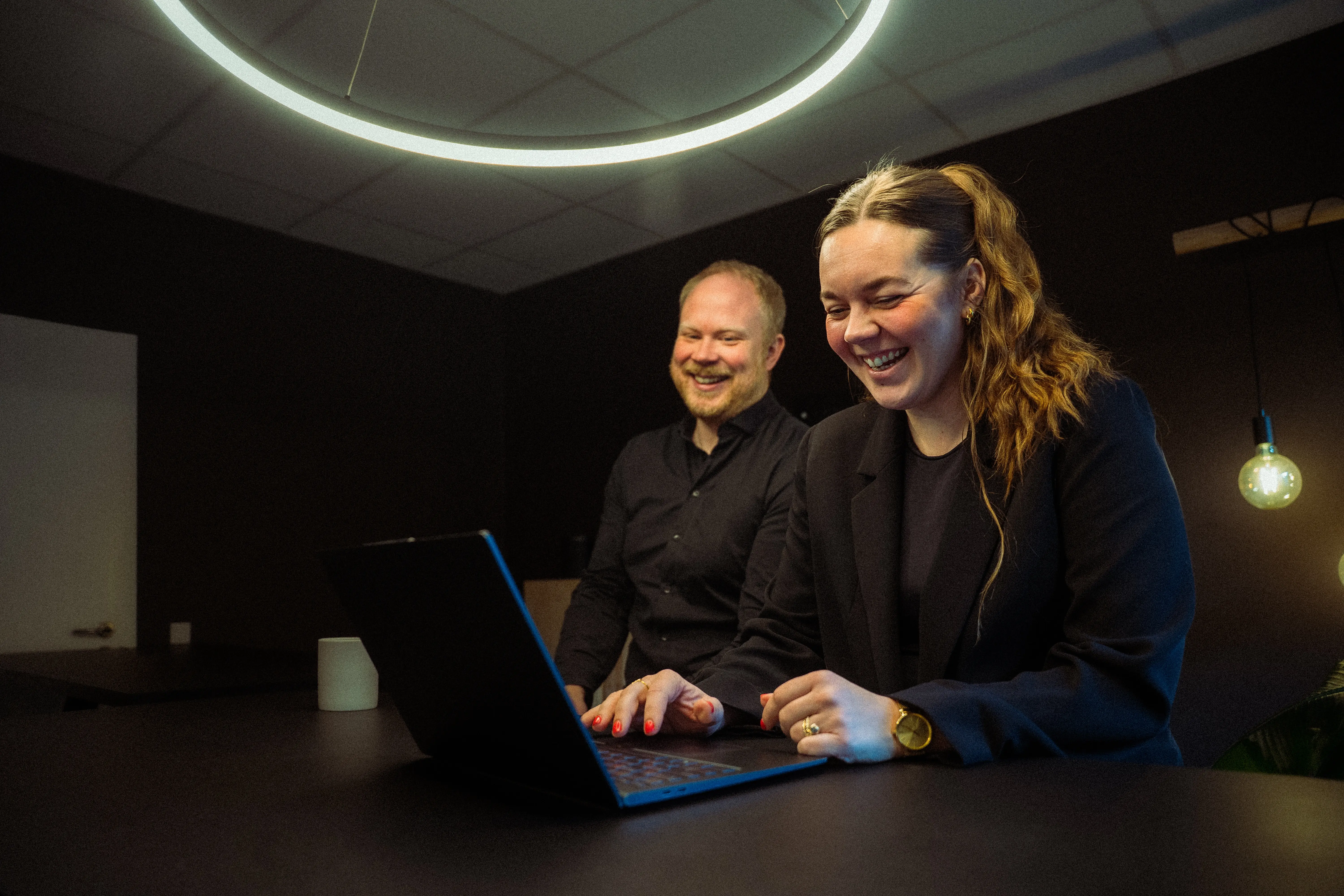 Fra idé til levende feed: Din køreplan til employee advocacy